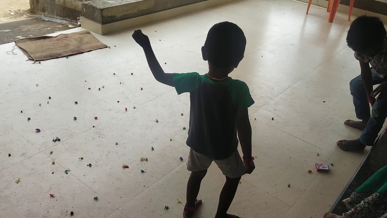 வெங்காய வெடி | venkaya vedi | battasu | Tamil |Radhish - YouTube