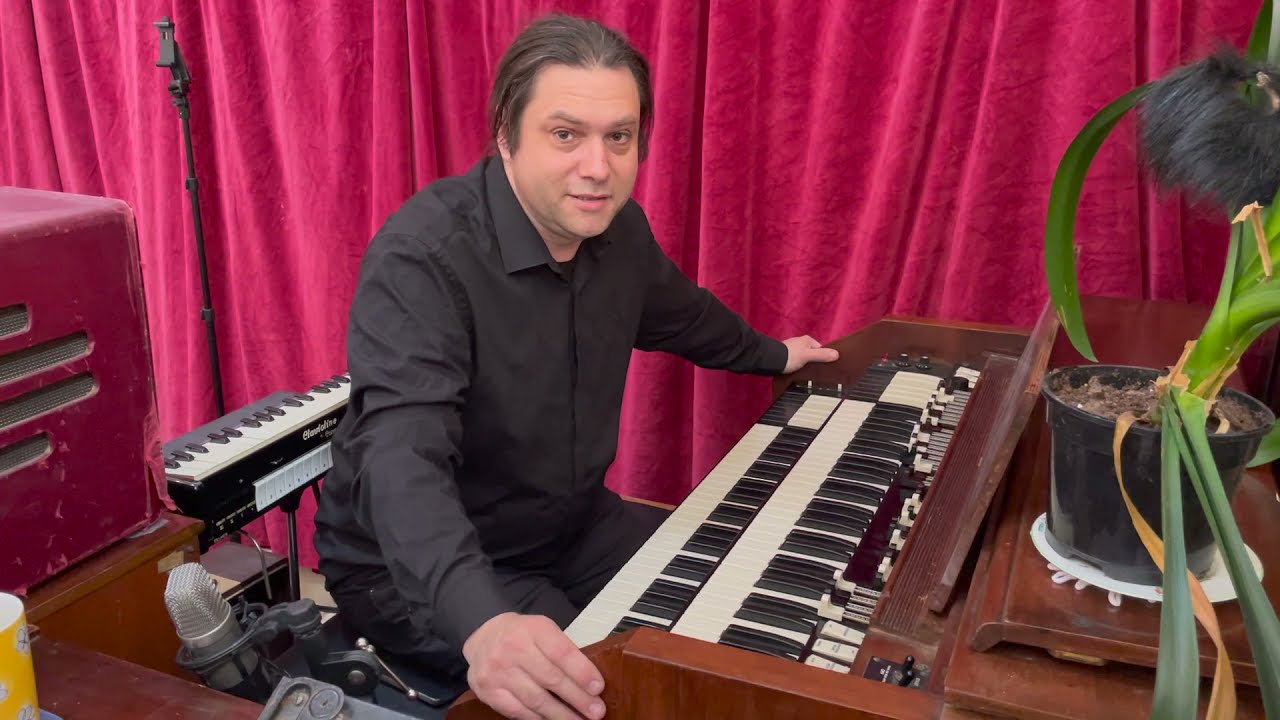 Hammond C3 Organ Demonstration with special guest Don Shinn - YouTube