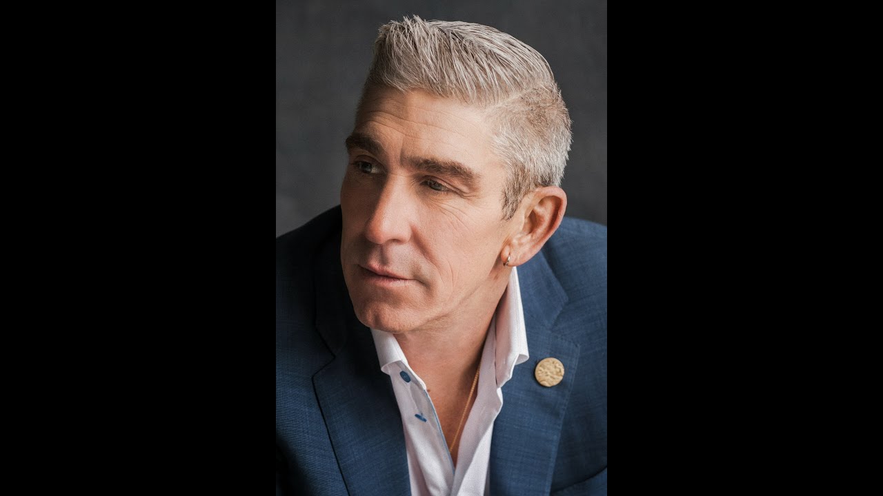 Ken Harmon Speaks with Poet Richard Blanco about His New Book, Homeland ...