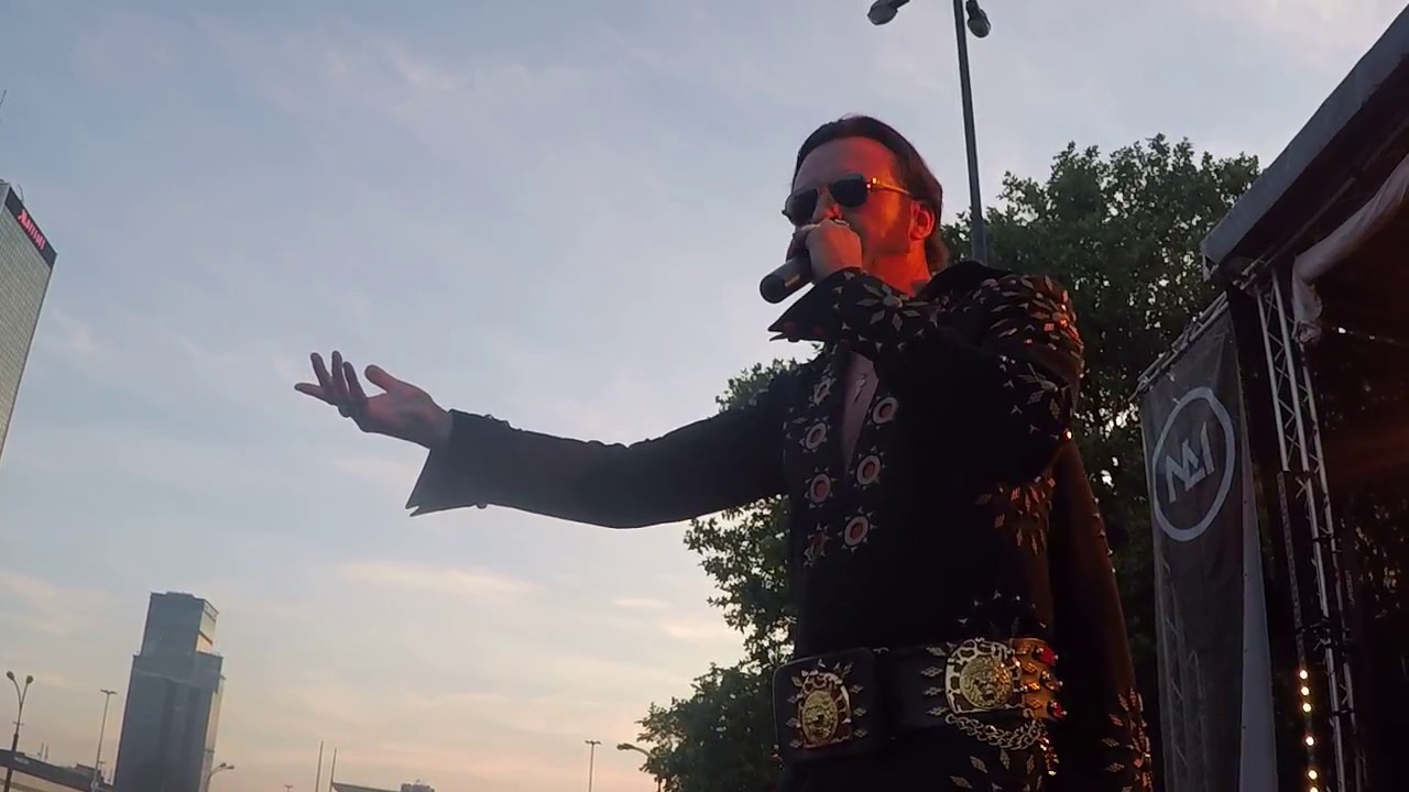 Elvis - Intro (Live!) - YouTube