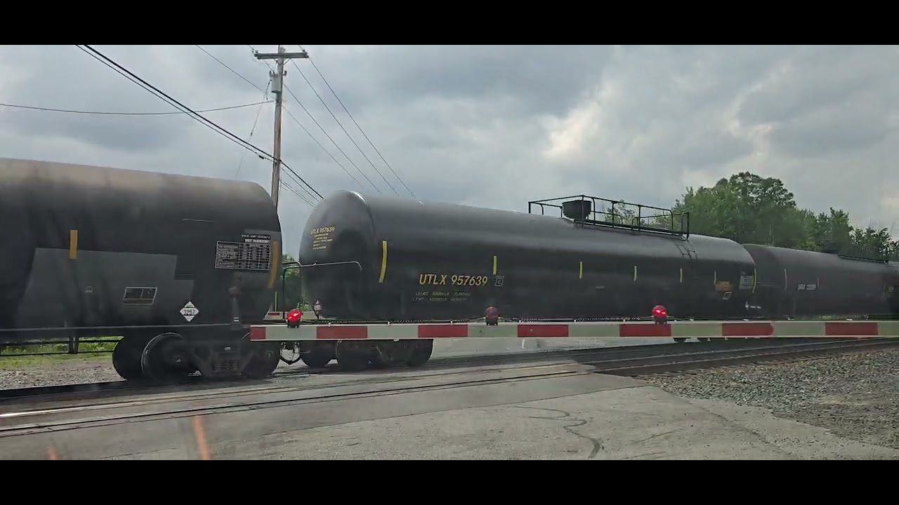 2:08 Csx M368 with Csx-7104/7111 east going down the westshore at ...
