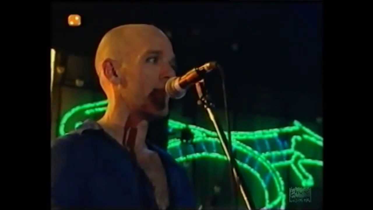 R.E.M. - Walk Unafraid (Live 1999) - YouTube