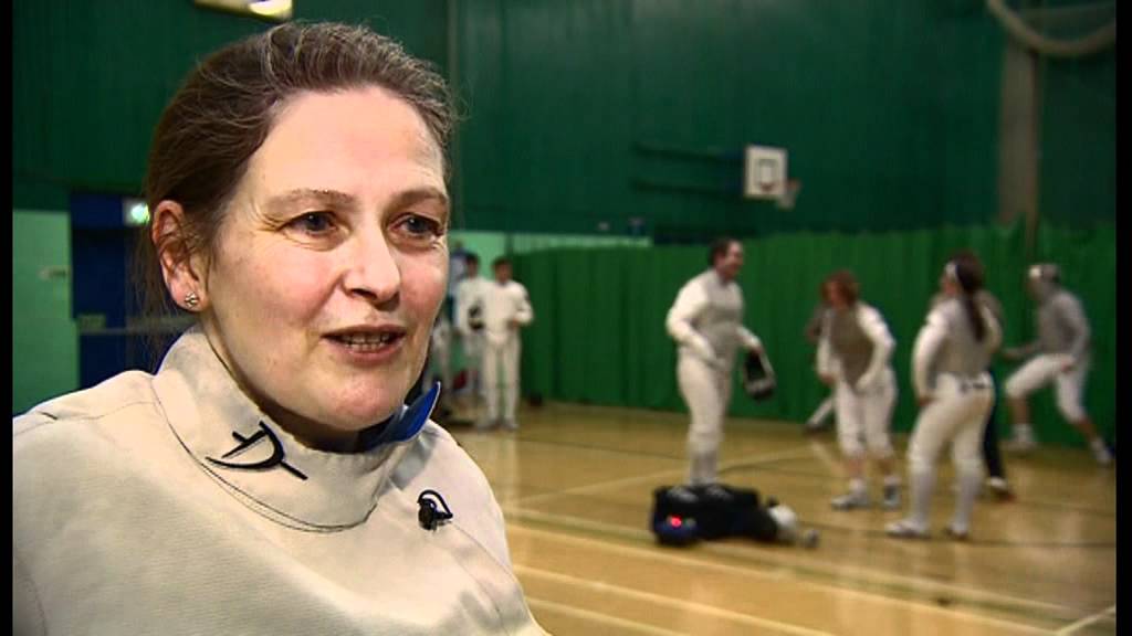 Jeremy Nicholas tries out fencing - YouTube