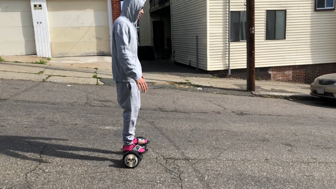 The right way to ride a hoverboard - YouTube