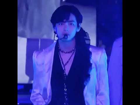 Kim taehyung🖤The hottest runway model 🔥😎😩#bts#taehyung#walk#style