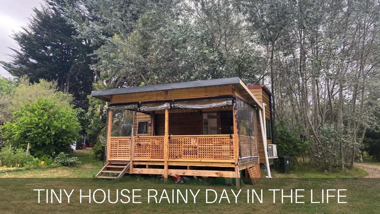 A RAINY SUMMER DAY IN THE LIFE in our off grid tiny house in Australia ...