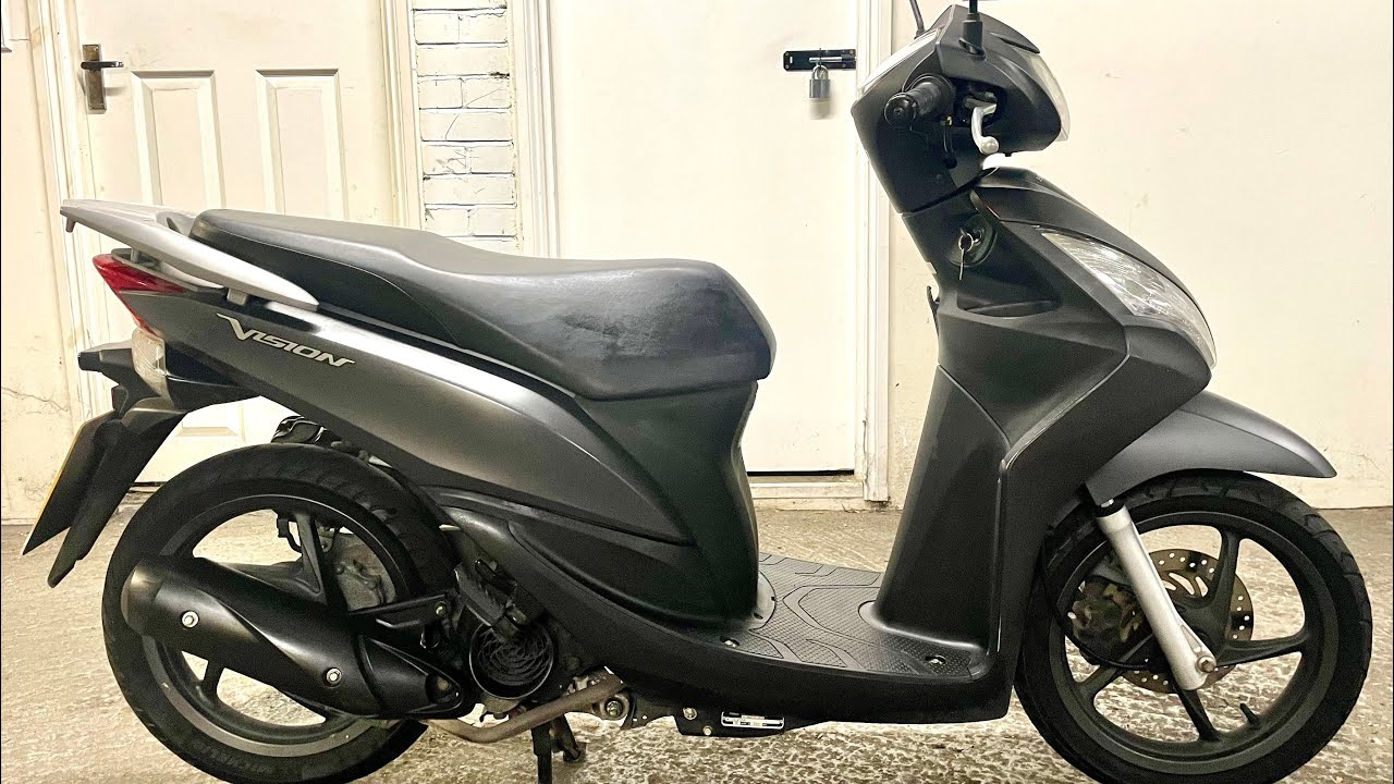 2016 Honda Vision NSC110 E-E Walk Round - YouTube