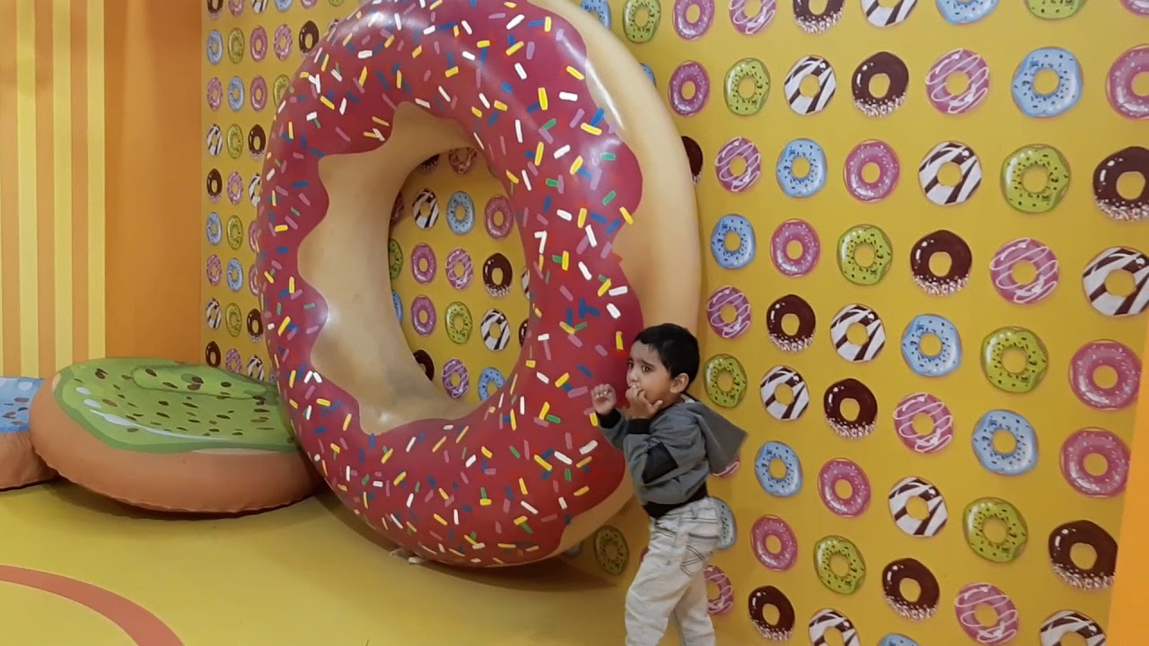 Donut world - YouTube