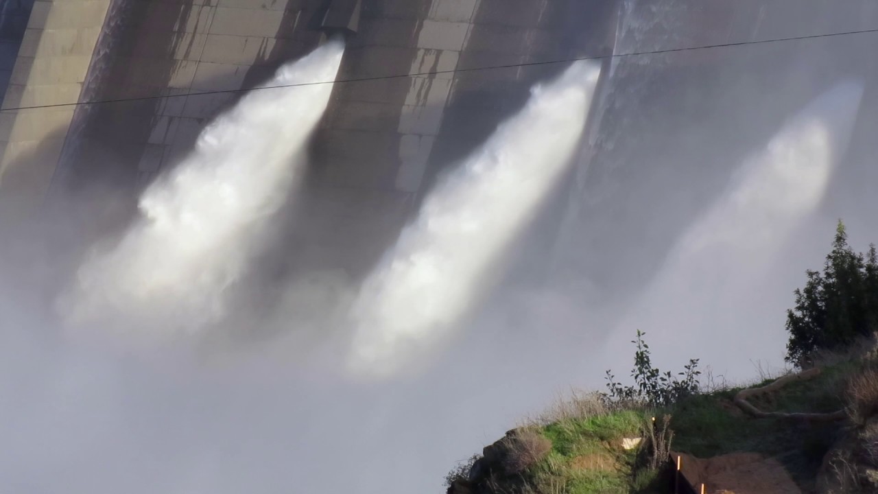 Folsom Dam releases - YouTube