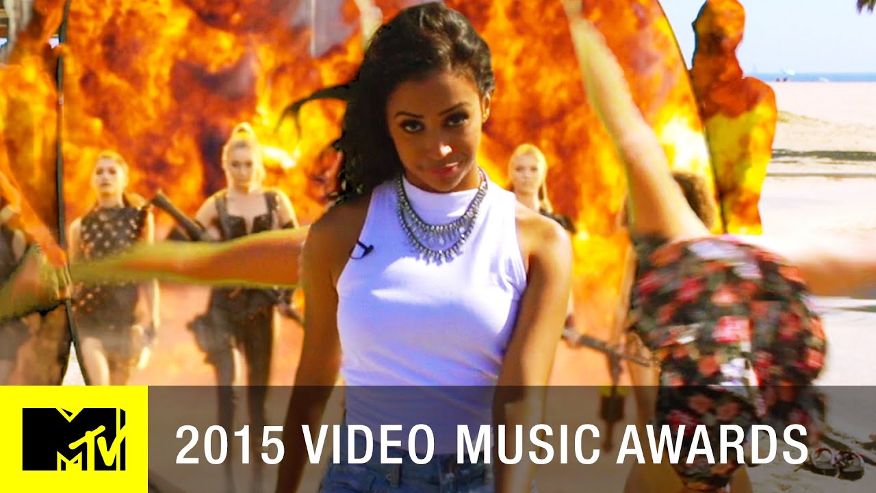 Lizzza Recreates Taylor Swift's 'Bad Blood' Video | MTV VMA 2015 - YouTube