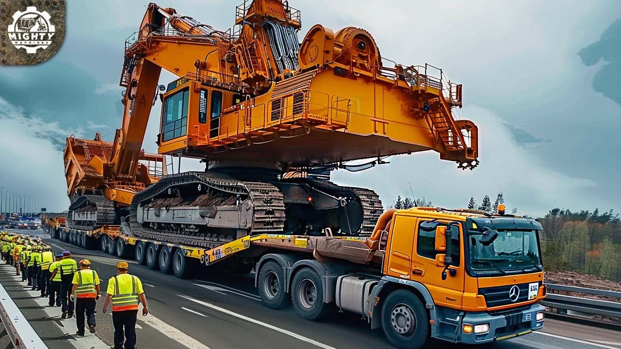 Dangerous Truck Oversize Load Transport Heavy-Duty POWERFUL Equipment ...