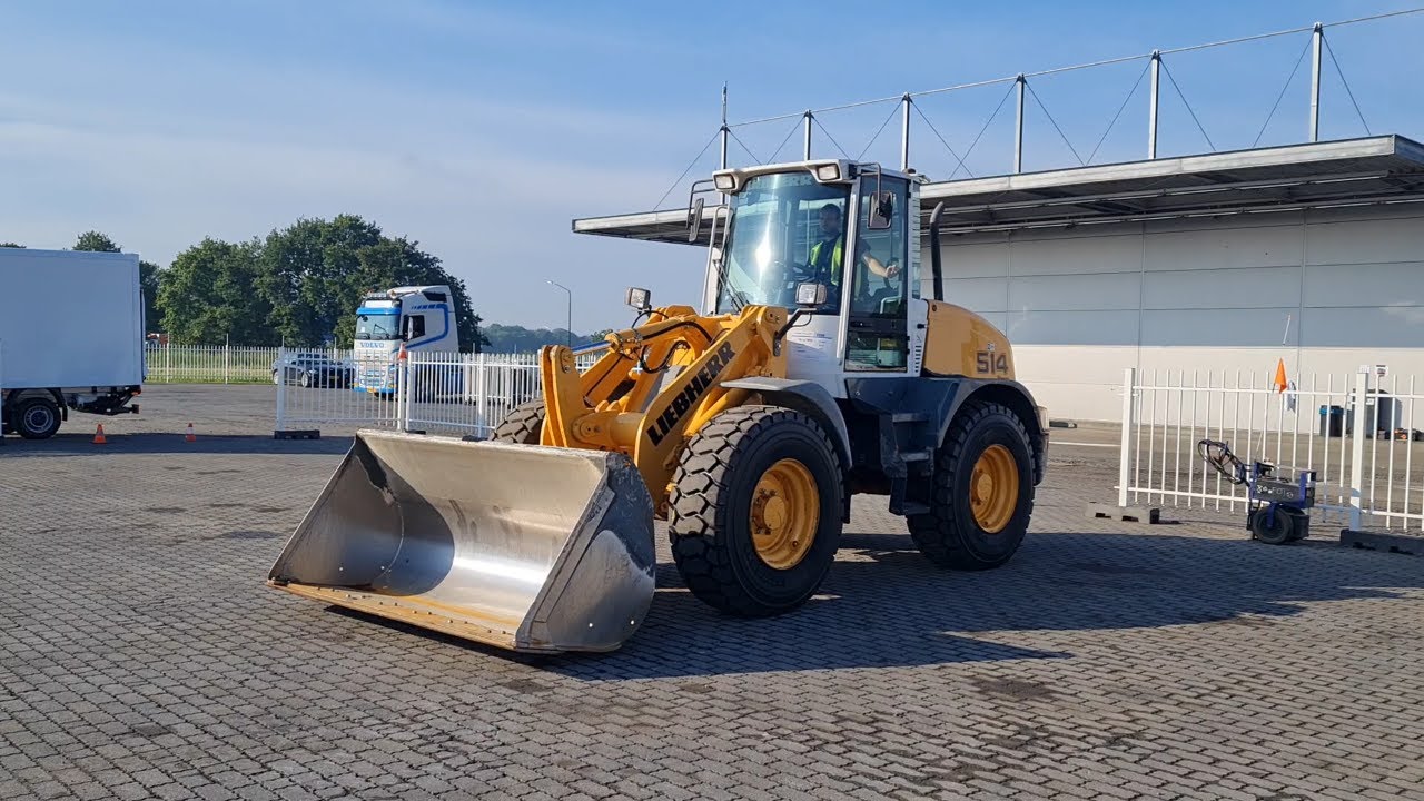 70147892 Liebherr L514 - YouTube