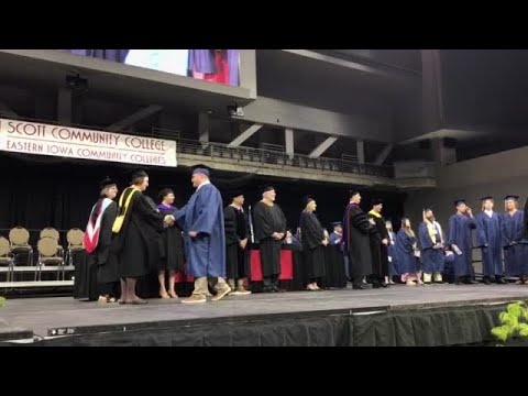 Scott Community College Commencement - YouTube
