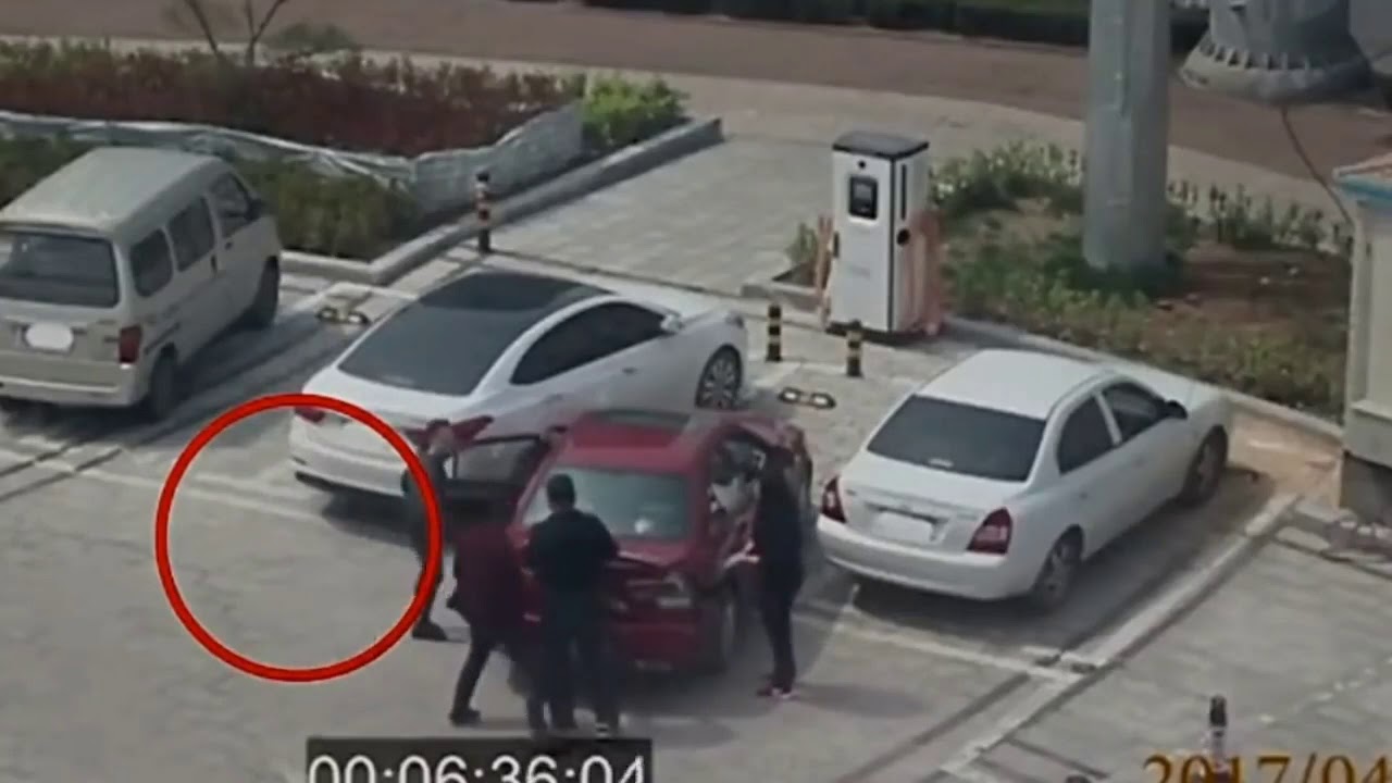 CRAZY WOMEN DRIVERS #1 - YouTube