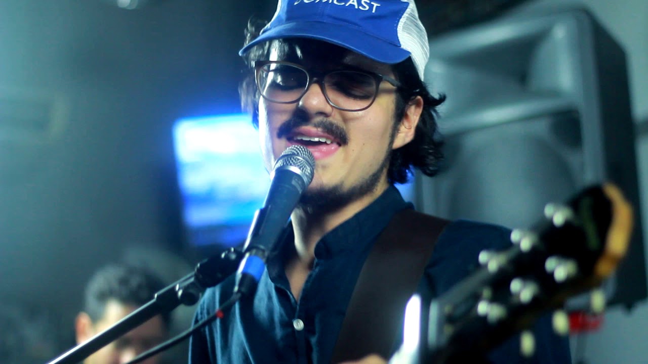 Daniel Jácome - En Vivo Regular Show Armonica Pub - YouTube