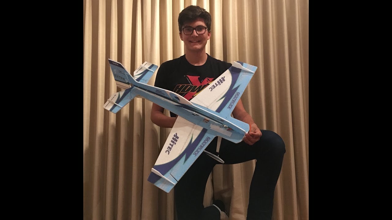 Multiplex Extra 330SC Indoor Edition - YouTube