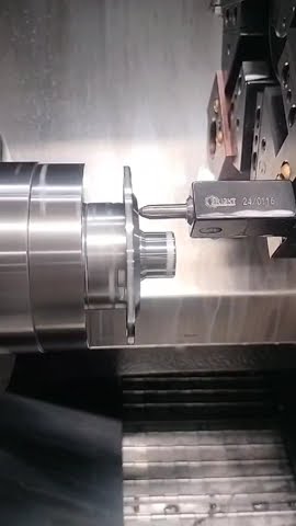 Diamond Face Burnishing on CNC Lathe in Pune-DIA.61/30mm - YouTube