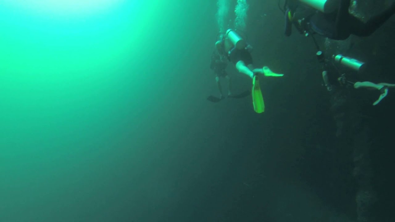 DS Benbow Belize Diving Blue Hole Half Moon Caye 2013 - YouTube