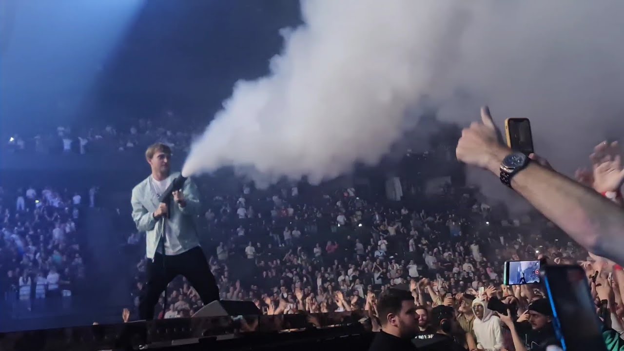 Vald Concert AccorArena Paris Novembre 2022 - YouTube