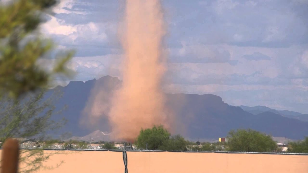 Arizona mini tornado (dust devil) - YouTube