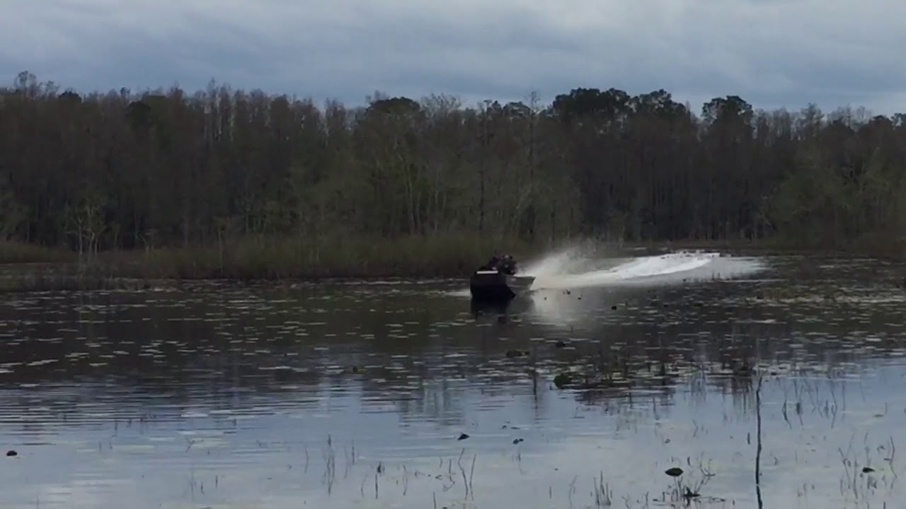 23hp vanguard Mud Walker Surface Drive on 1542 Tracker - YouTube