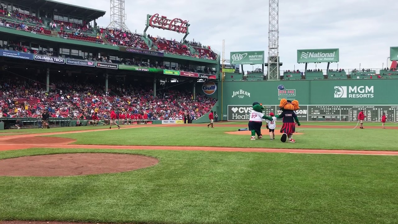 Red Sox first pitch by Colin Spinney - YouTube