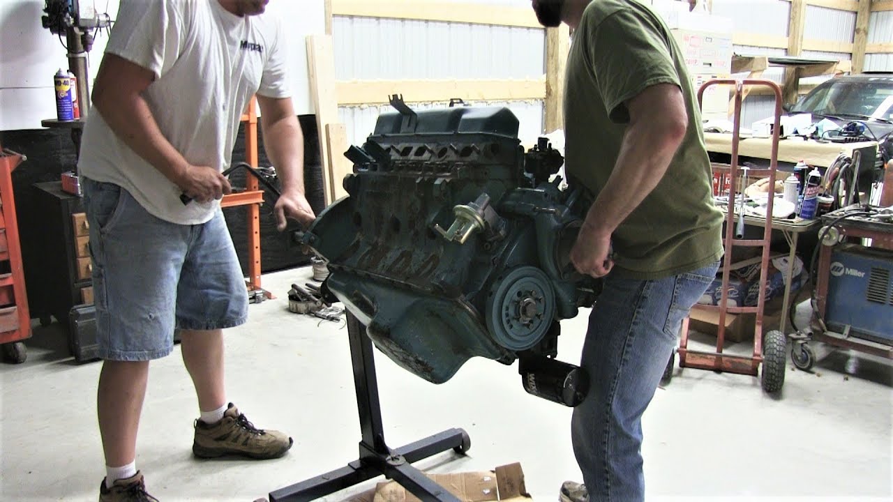 Mopar 440 Engine Build Part 18 - Installing Water Pump & Oil Pan - YouTube