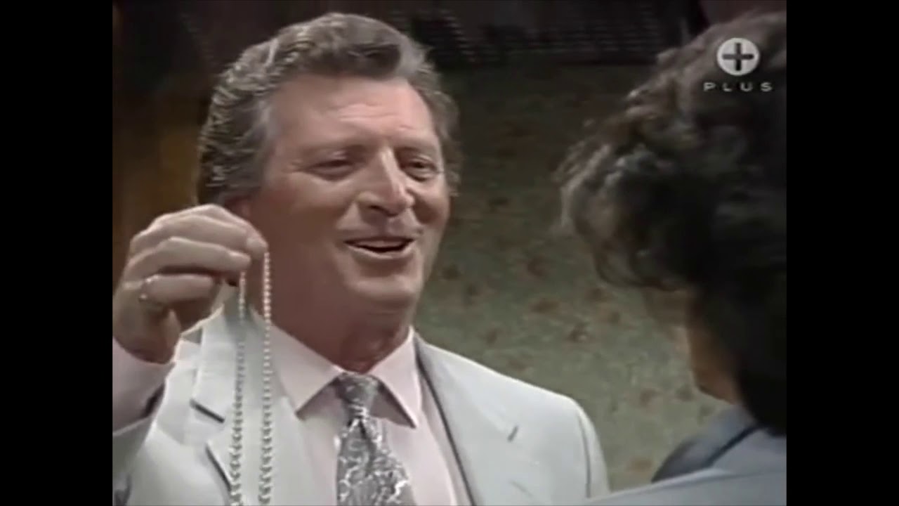 Coronation Street - Alma Sedgewick Slaps Mike Baldwin (17th June 1992 ...