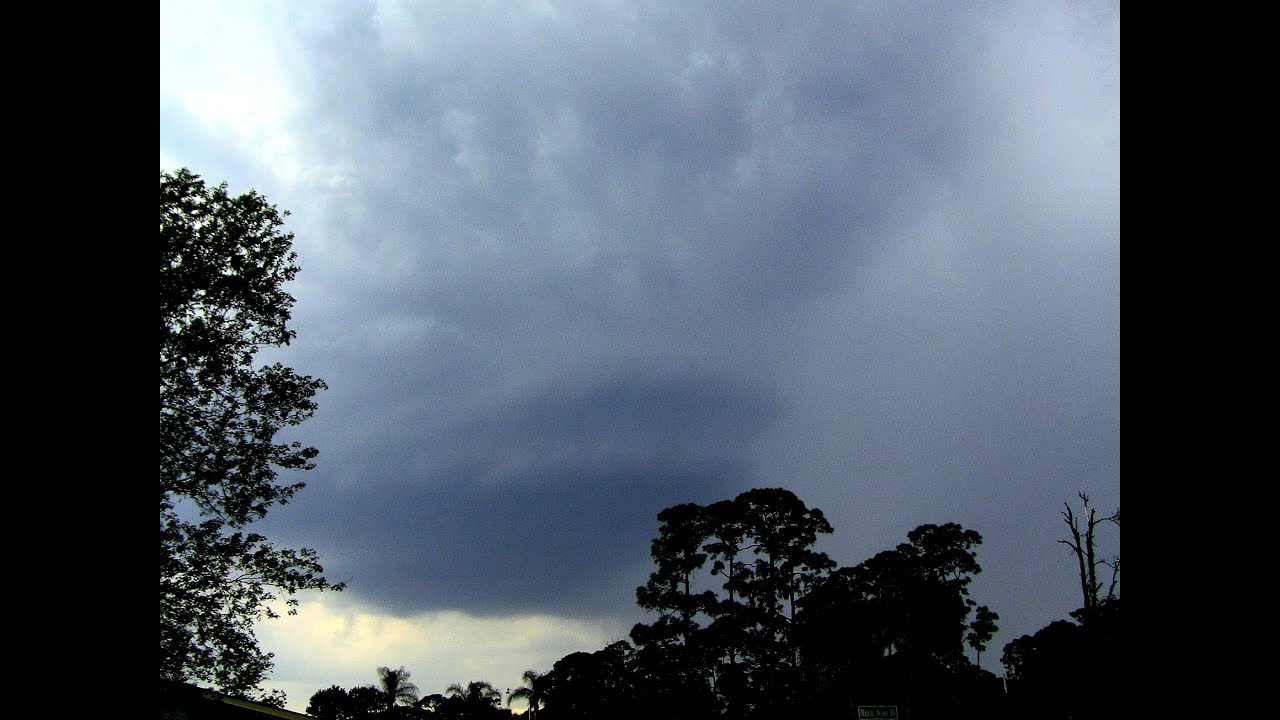 Rotating wall cloud 2/25/13 - YouTube
