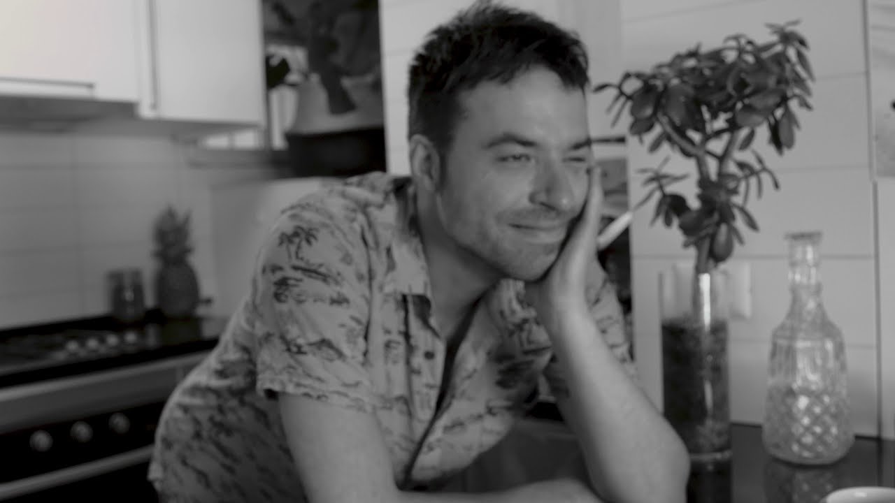 El Manu - Al lado de Tus Penas (Video oficial) - YouTube