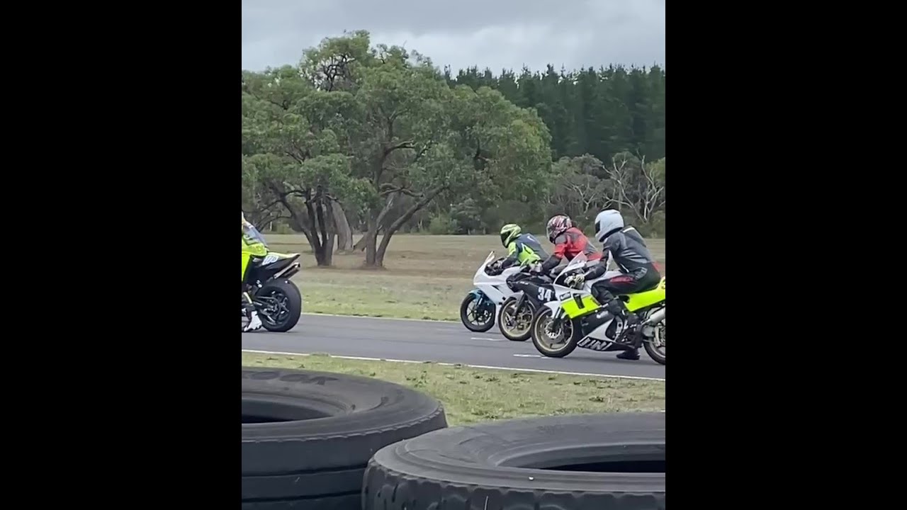 MAC PARK SENIORS 24 LIMITED RACE 1 - YouTube