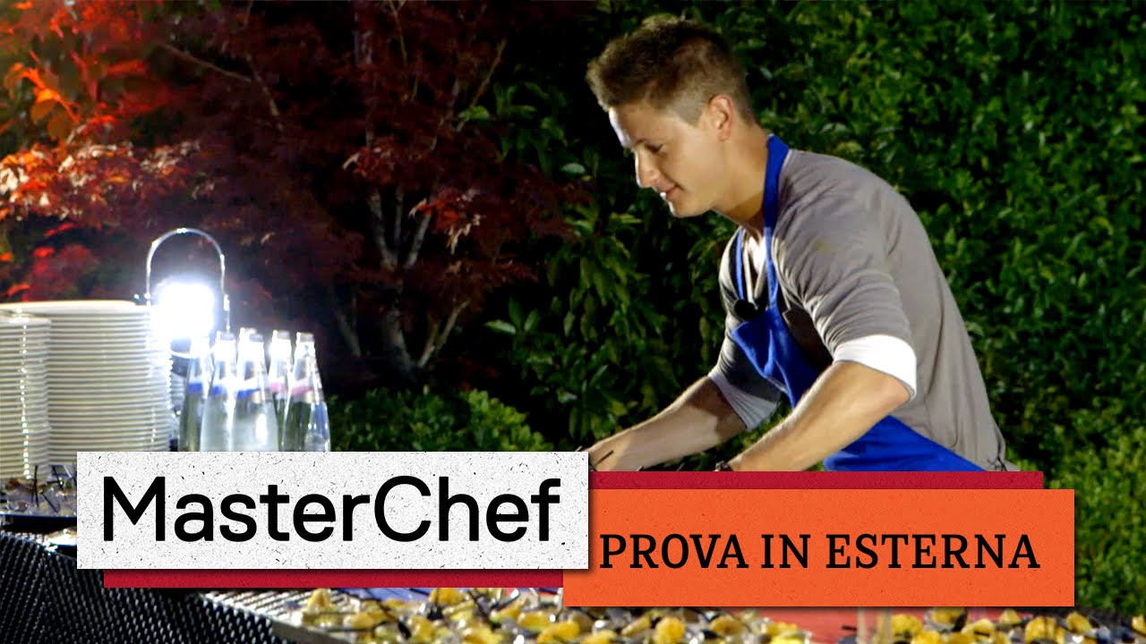 MasterChef Italia 4 - Simone nel magico mondo delle passerelle - YouTube