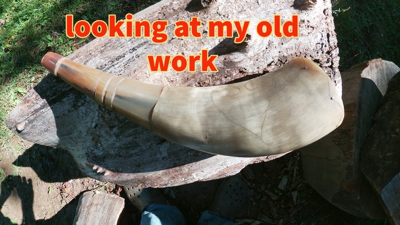 Taking a look at one of my first powder horns! - YouTube