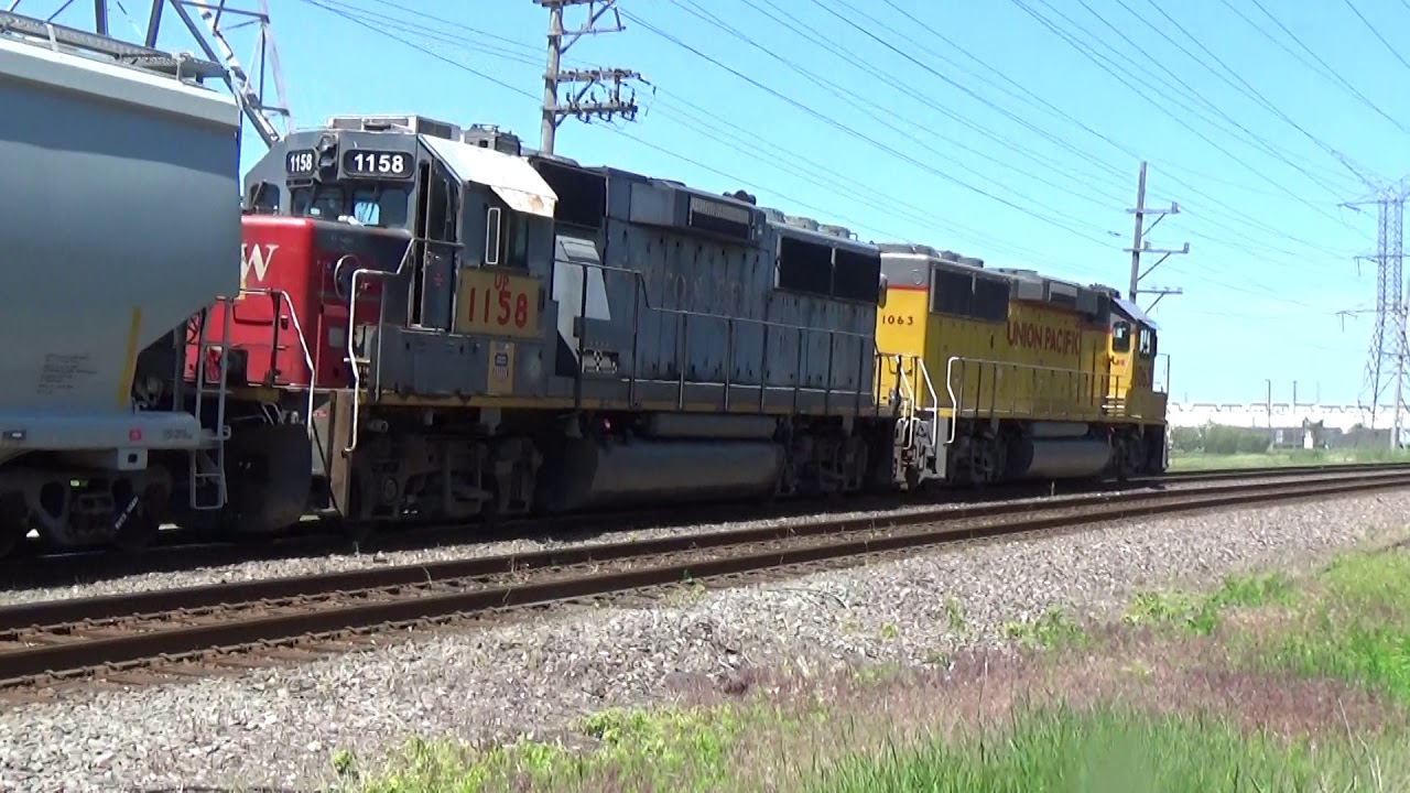 UP 1063 leads LPR50 through Des Plaines - YouTube