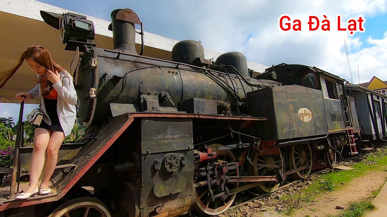 Khám phá Đầu máy xe lửa hơi nước cổ nhất thế giới bị lãng quên ở Ga Đà ...