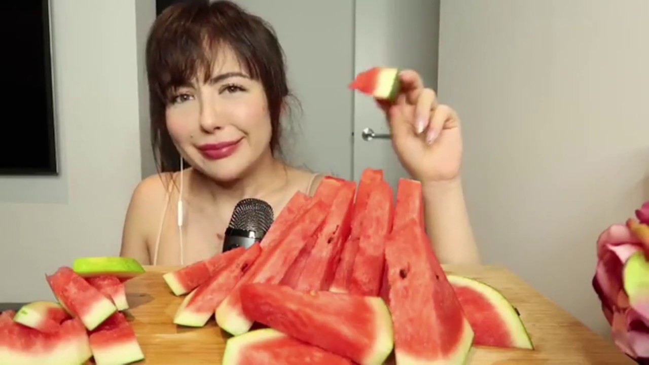 SATISFYING ASMR CRUNCHY WATERMELON EATING COMPILATION - YouTube