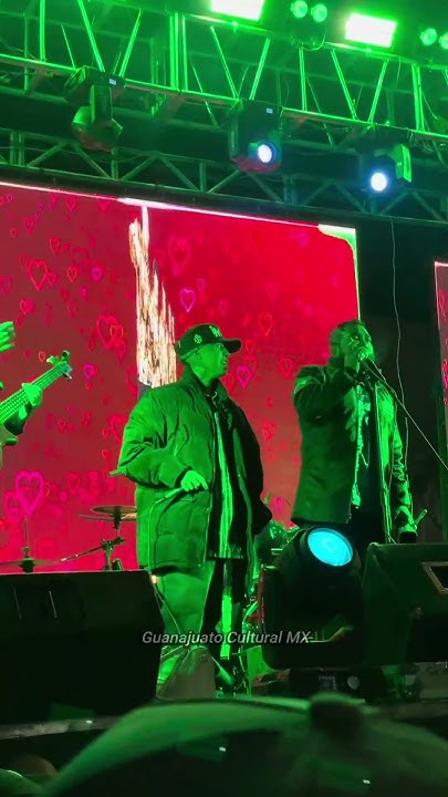 Cuando andas bien dolida y Santa Fe Klan te pasa el micrófono... - YouTube