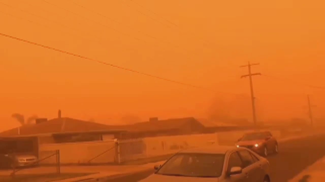 Watch: Australian dust storm turns sky orange - YouTube