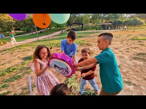 Süpriz Pinyata Şeker Kutusu Patlatma Oyunu 😍 #oyun #doğumgünü #süpriz #funny