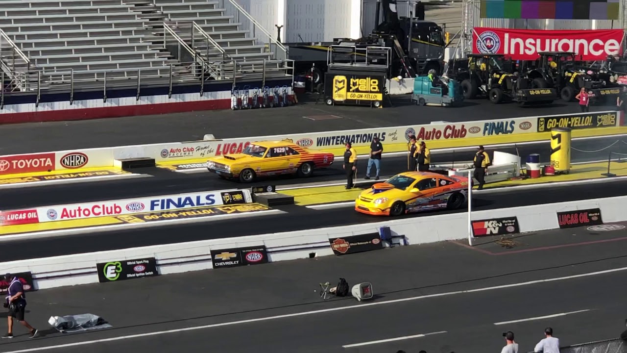 Racing at Pomona Raceway #autoclubraceway #pomona #NHRA - YouTube