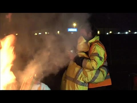 Gelbwesten-Romantik am Lagerfeuer