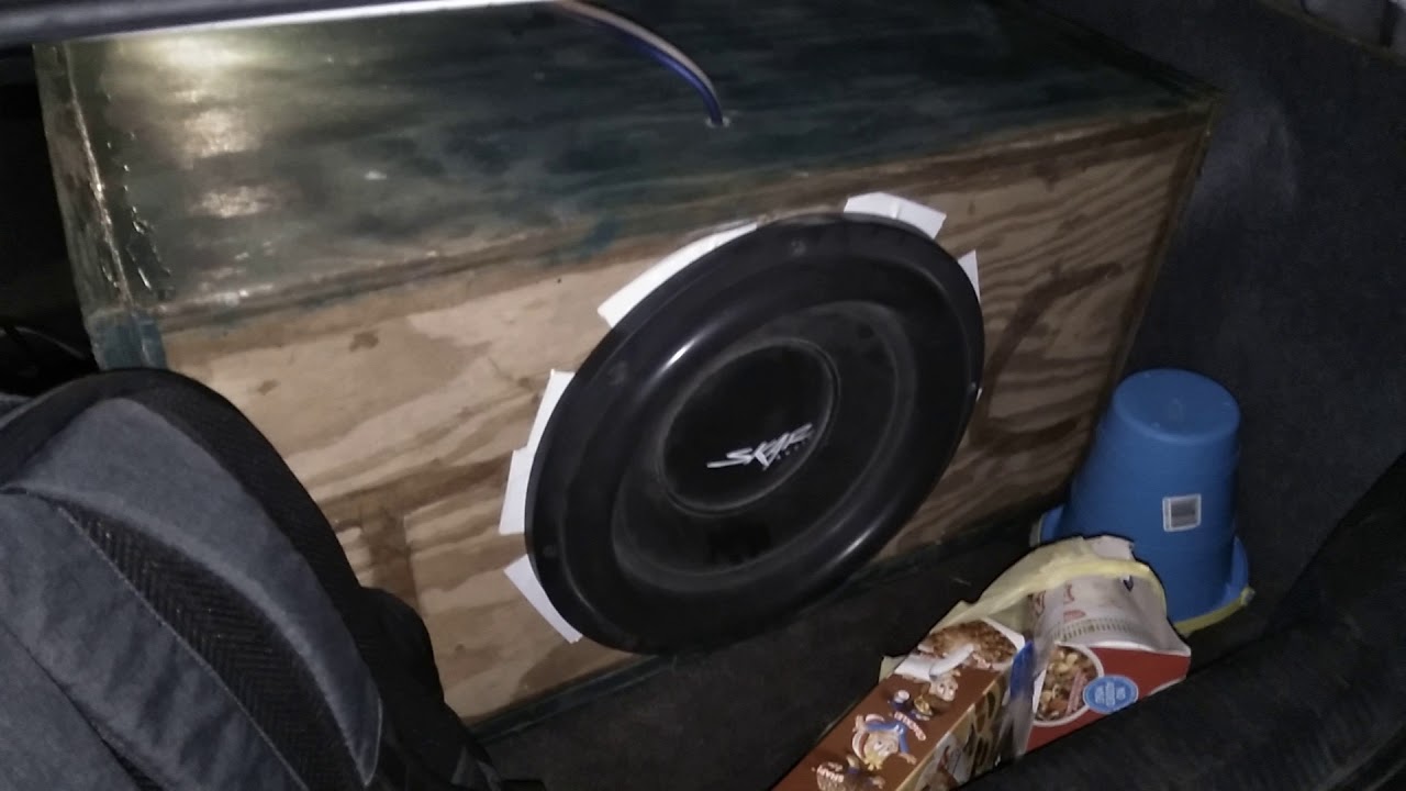 Old skar audio 15 setup in a new car. - YouTube