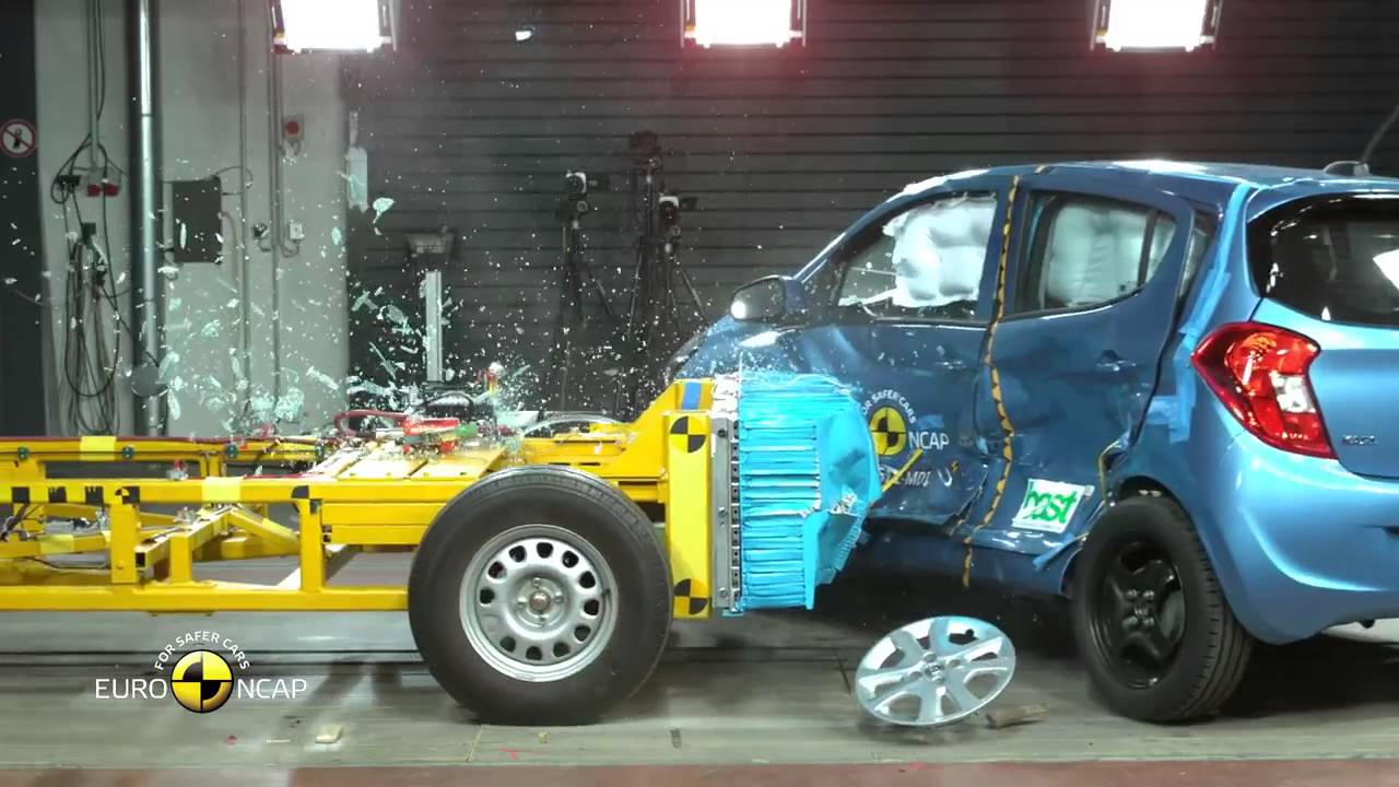 Opel Karl crash test - YouTube
