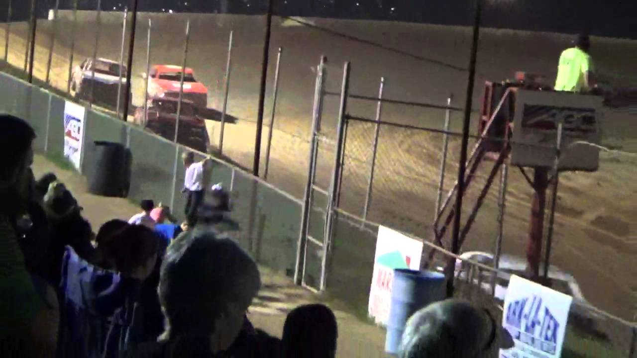 Boothill Speedway factory stock heat race 4 with the D94 - YouTube