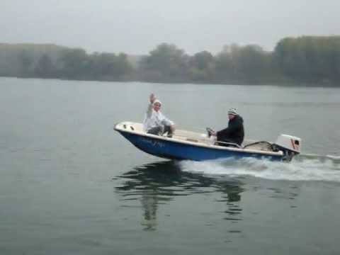 Trimaran Dory 13 ft(4m) 40 HP suzuki - YouTube