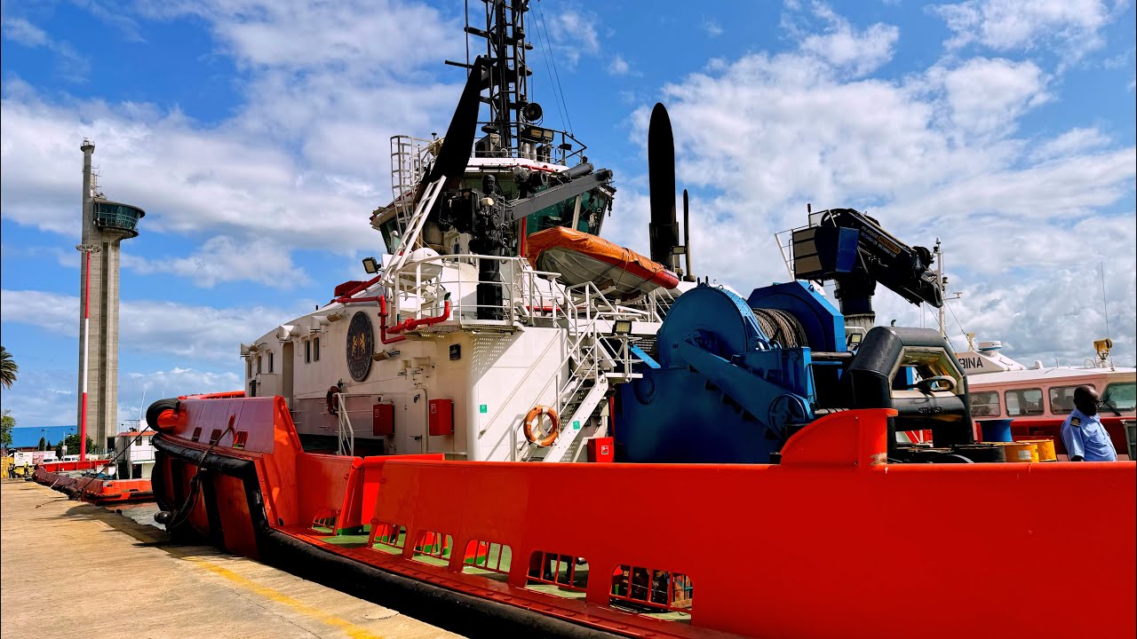 THIS WILL SHOCK YOU😱 TAG BOAT TOUR AND RIDE😍 ️ ️ it looks like a house ...