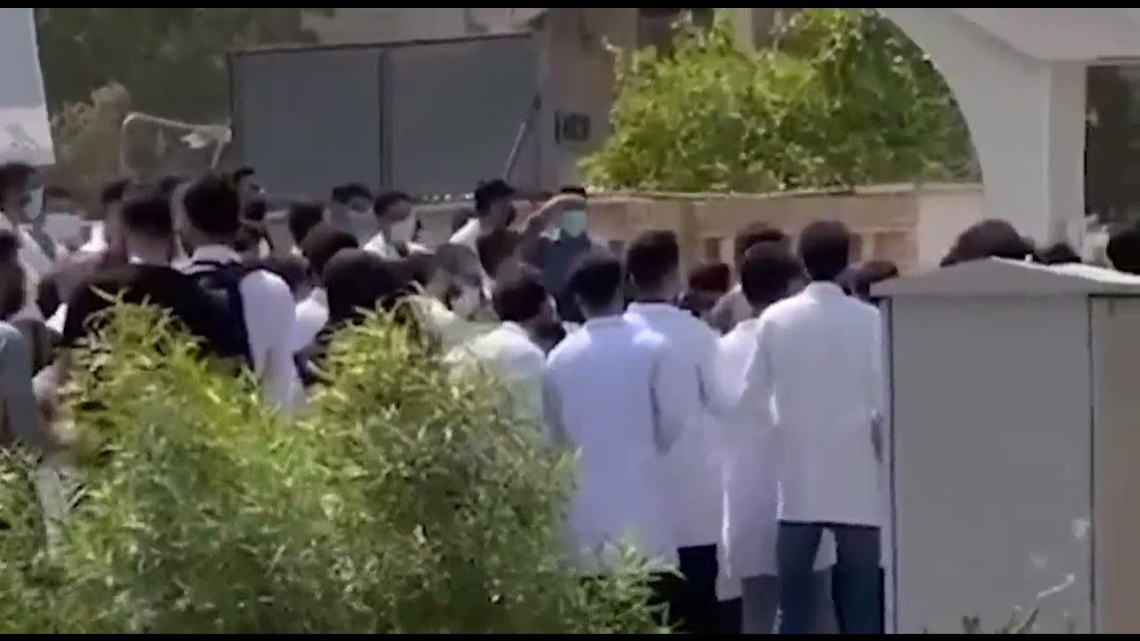 اعتصاب دانشجویان دانشگاه خلیج بوشهر همزمان با شانزدهمین روز از قیام