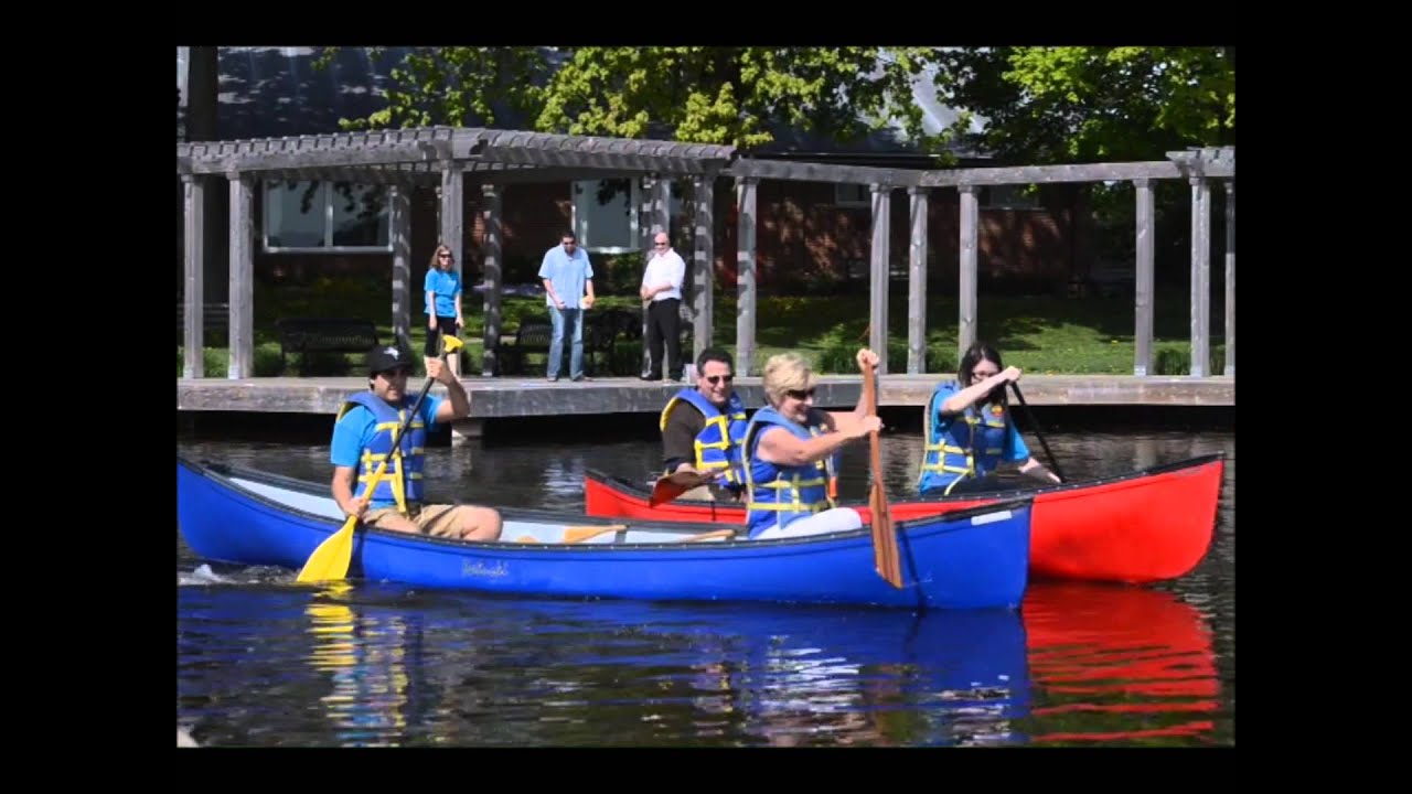 Mayor Chuck Mercier vs Councillor Bobbie Drew - Canoe Race - YouTube