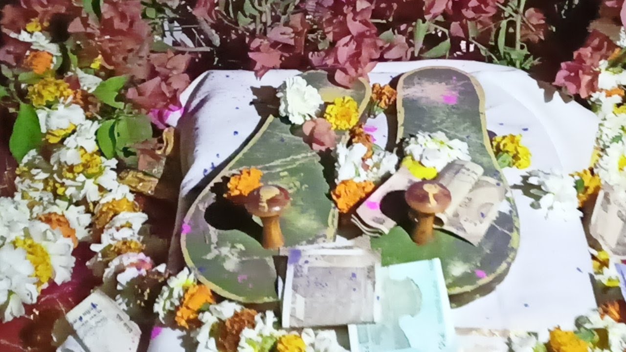 LIVE GOVARDHAN PARIKARMA...VARINDAVAN-SOHANJANA DHAM JAMMU BALE - YouTube