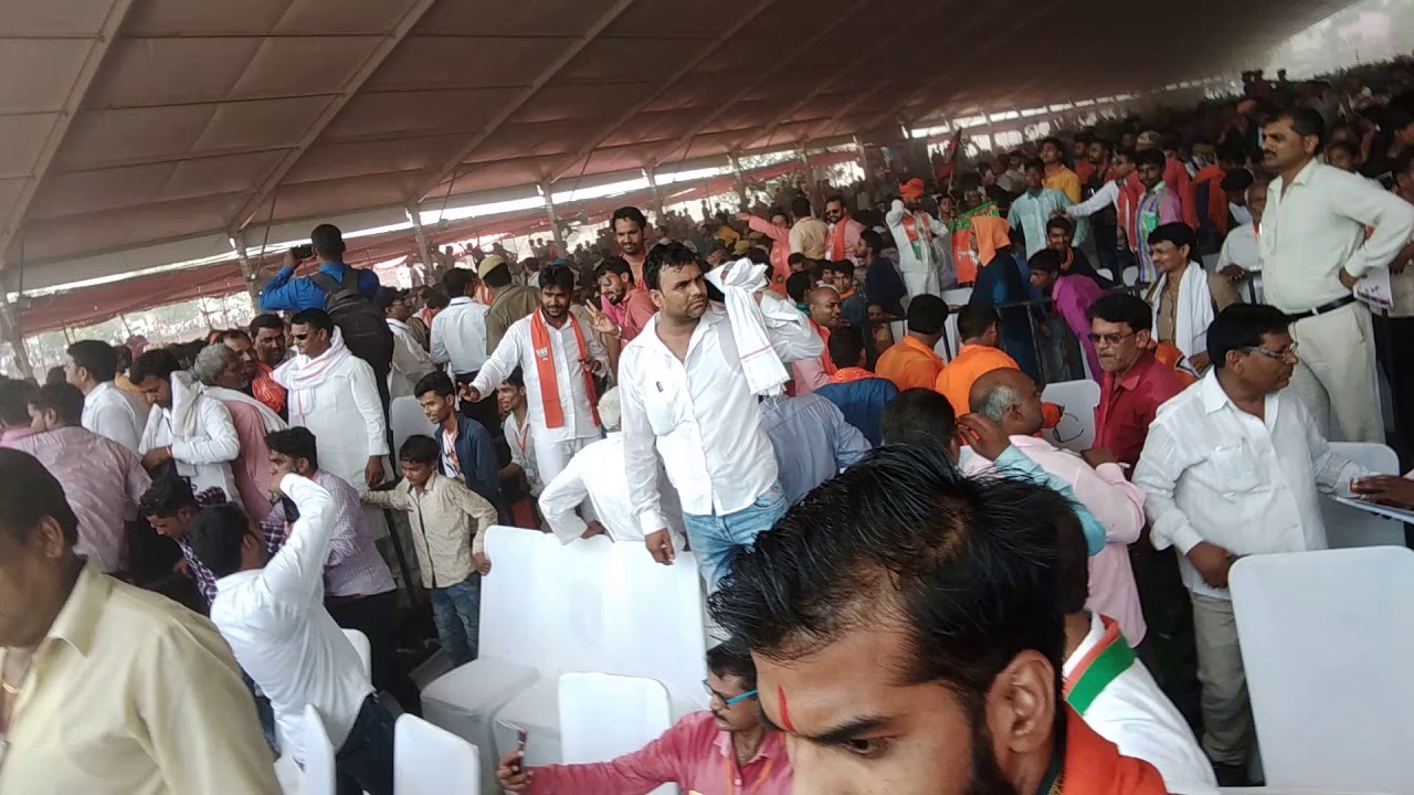 Modi ji ke aagam par gana baja Nun rothikhayenge - YouTube